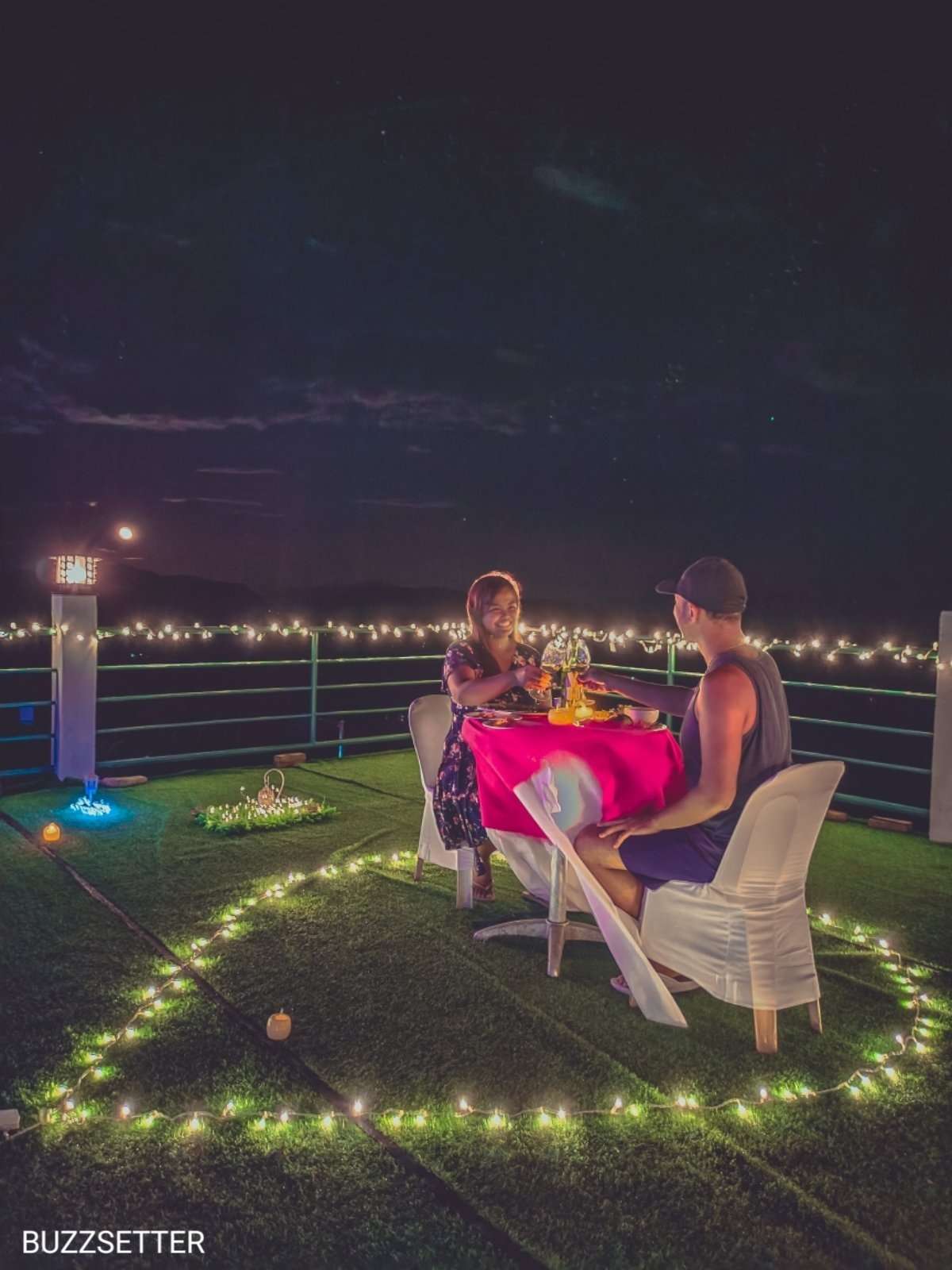 Instagrammable Glamping With An Overlooking View Of The Sea Of Clouds